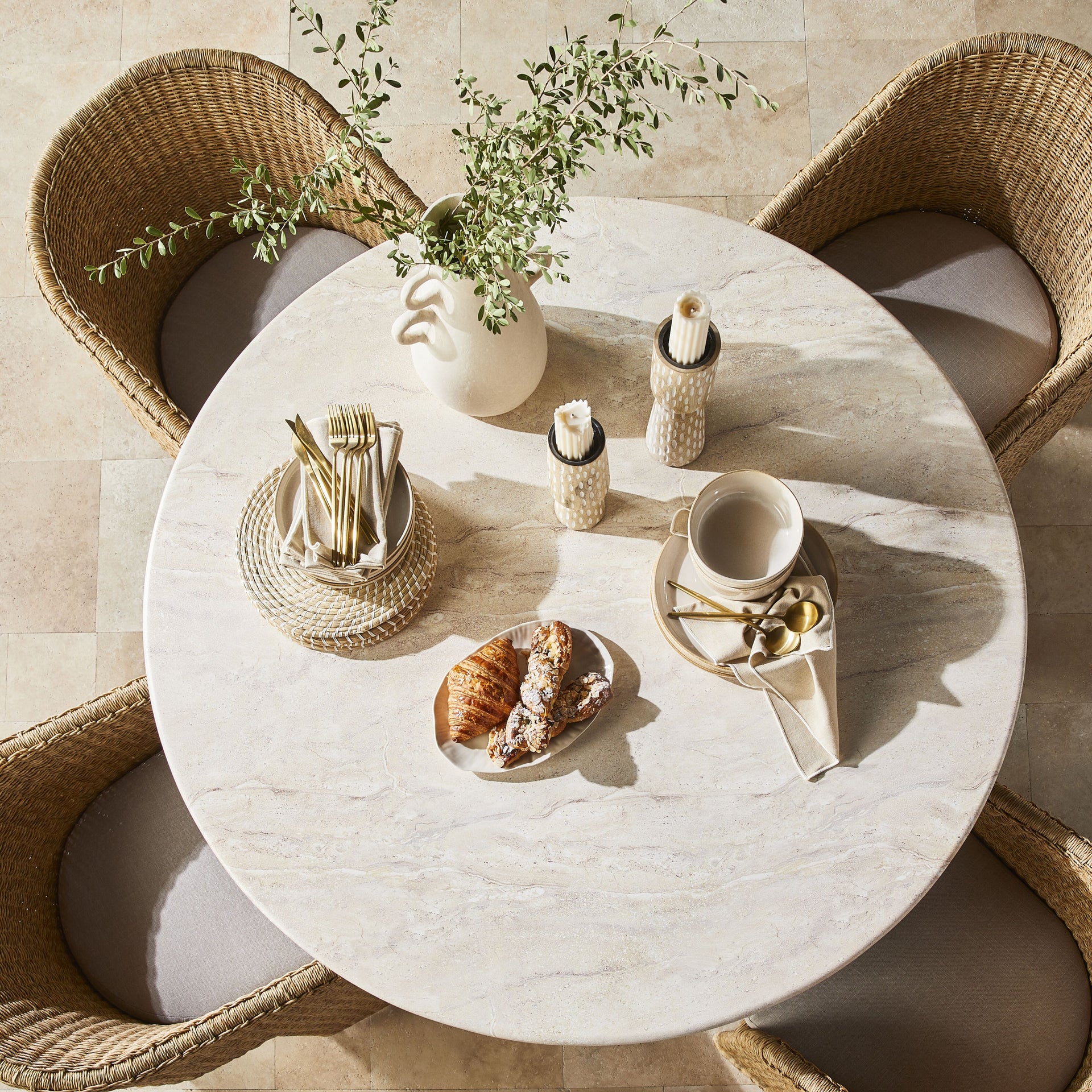Adaline Round Dining Table 135cm – Early Settler NZ